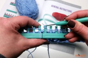 Leisure Arts Ultimate Oval Loom Knitting Set: Review & Giveaway! - moogly