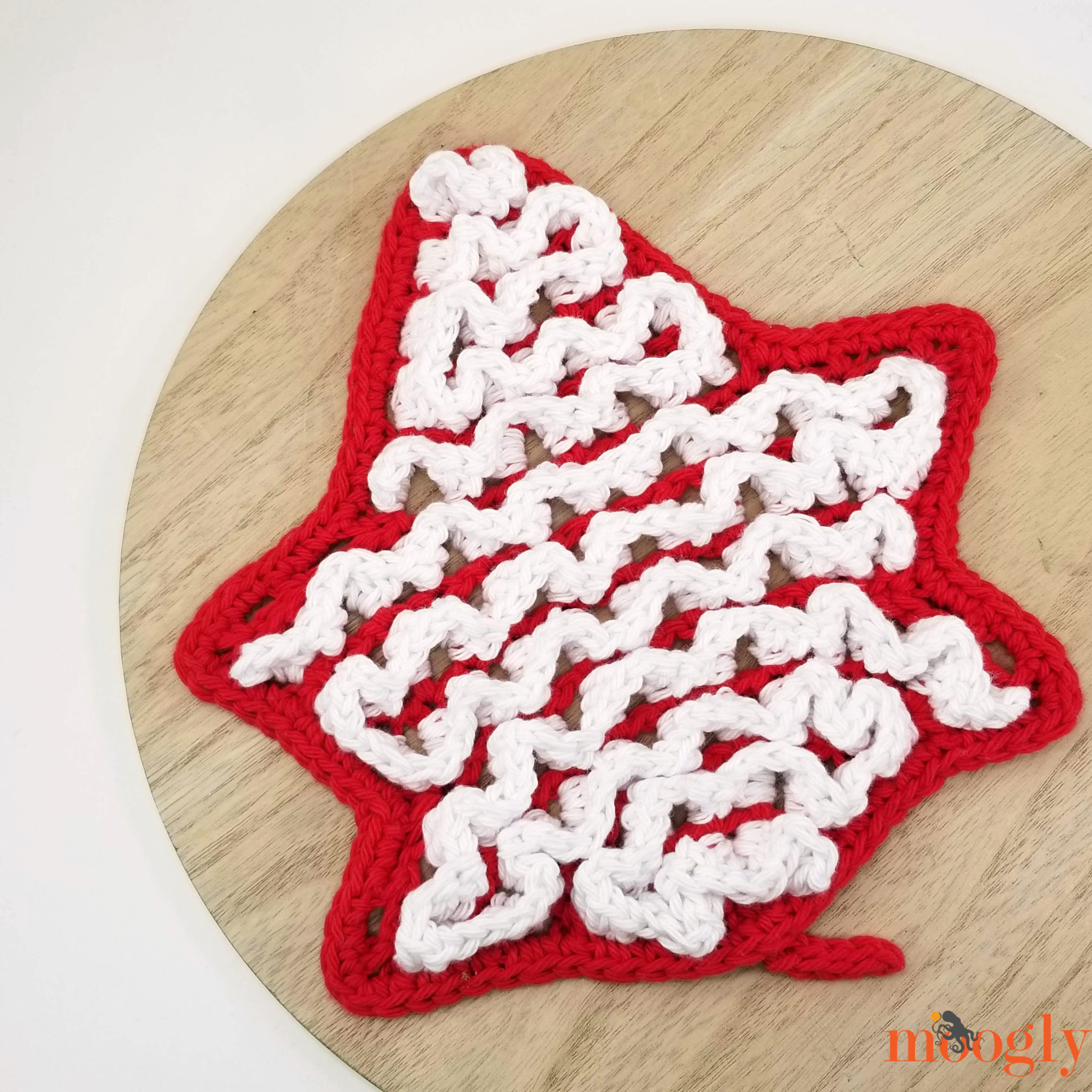 Leaf Wiggle Trivet - Free Crochet Pattern on Moogly