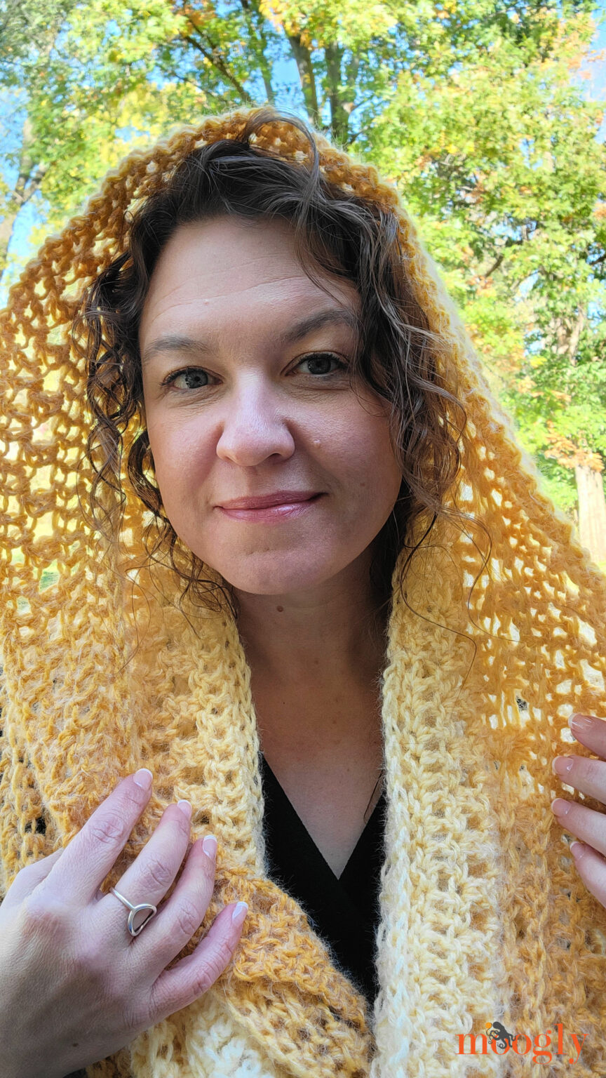 Golden Halo Mobius Free One Skein Crochet Pattern on Moogly
