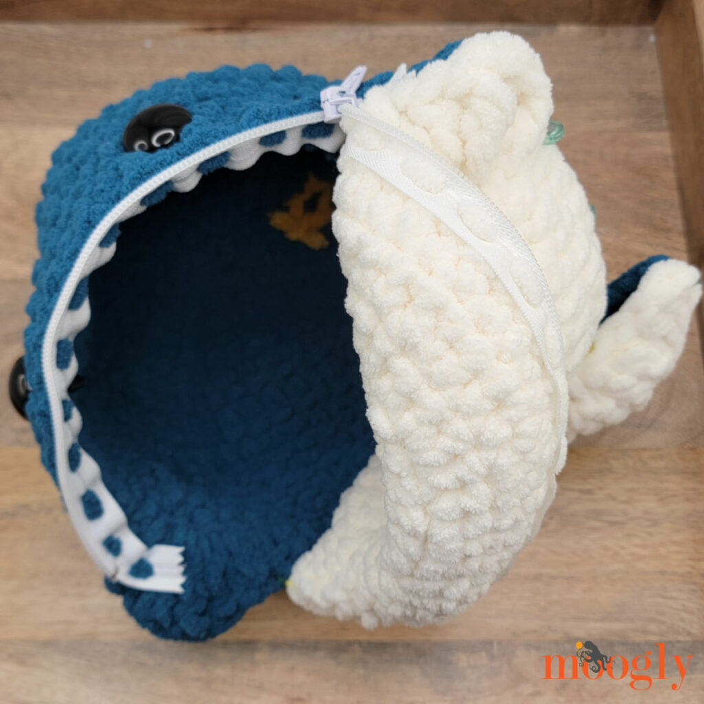 Blue Whale Zipper Pouch Free Crochet Pattern - Moogly
