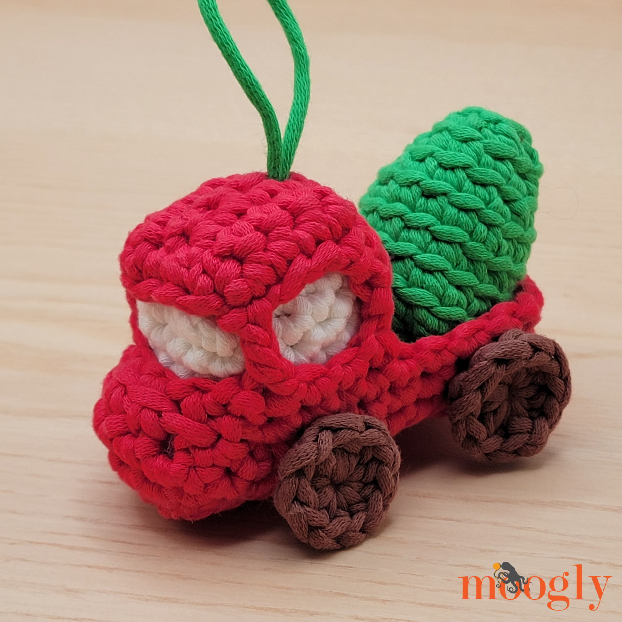 Red Truck Christmas Ornament Crochet Pattern by Moogly